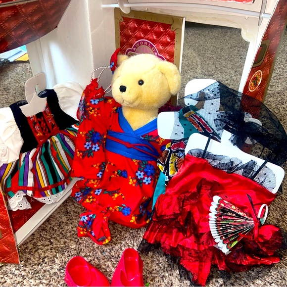 Toys | Vintage Imagination Bear World Traveler Collection By The Brass ...